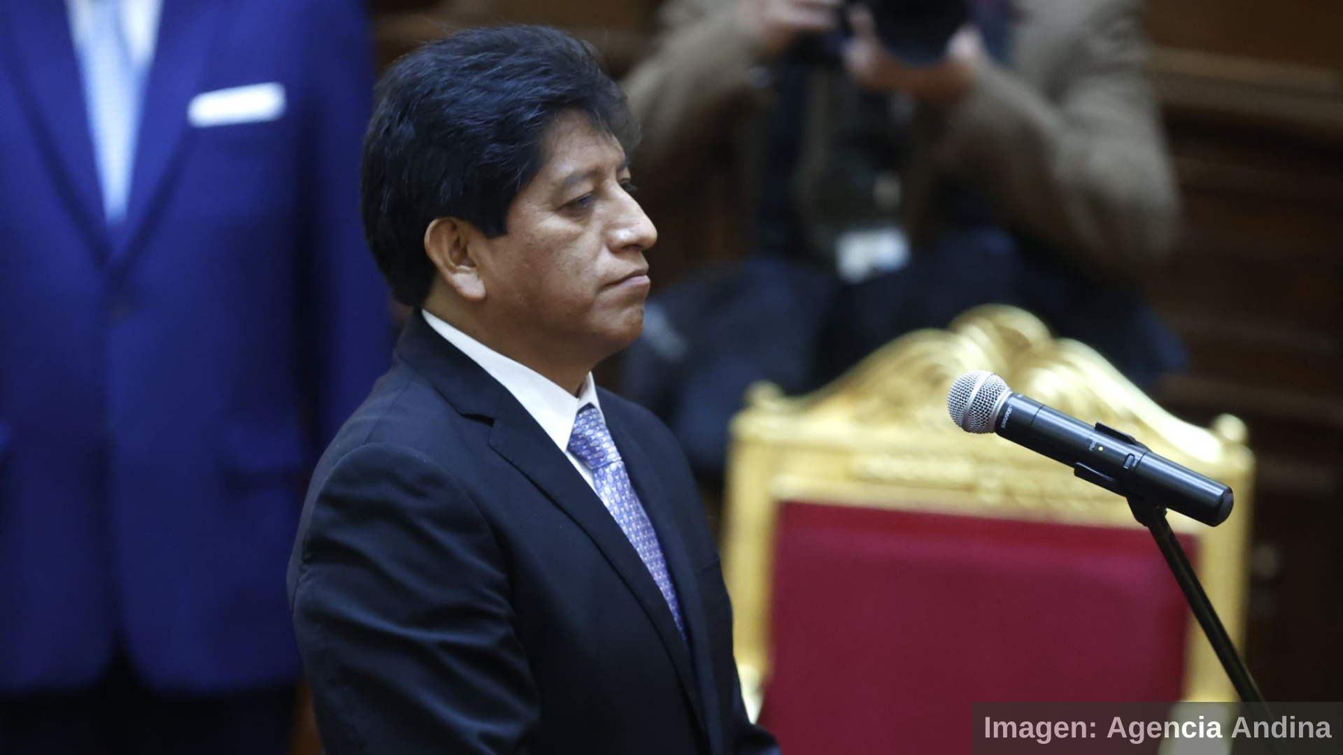 Defensor registra múltiples llamadas con "gabinete en la sombra"